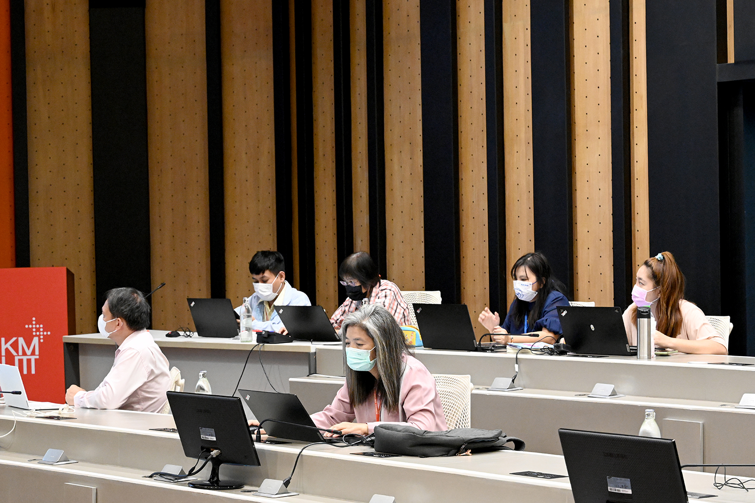 ประชุมชี้แจงนโยบายแนวทางการขับเคลื่อน มจธ. ปีงบประมาณ 2567 - KMUTT