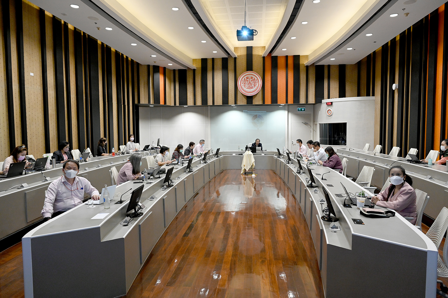 ประชุมชี้แจงนโยบายแนวทางการขับเคลื่อน มจธ. ปีงบประมาณ 2567 - KMUTT