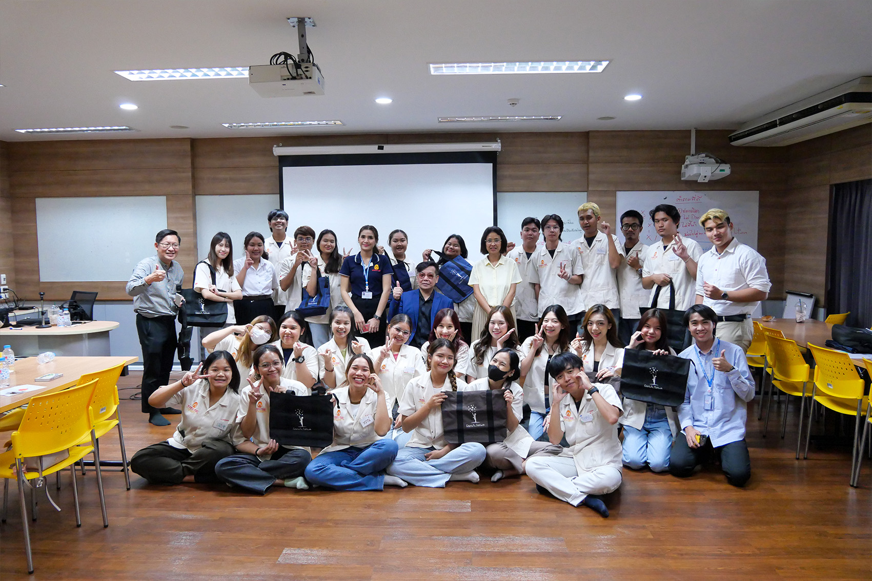 คณะครุศาสตร์อุตสาหกรรมฯ มจธ. จัดโครงการ Generation Thailand on FIET-KMUTT โปรแกรมพัฒนานักศึกษา ...