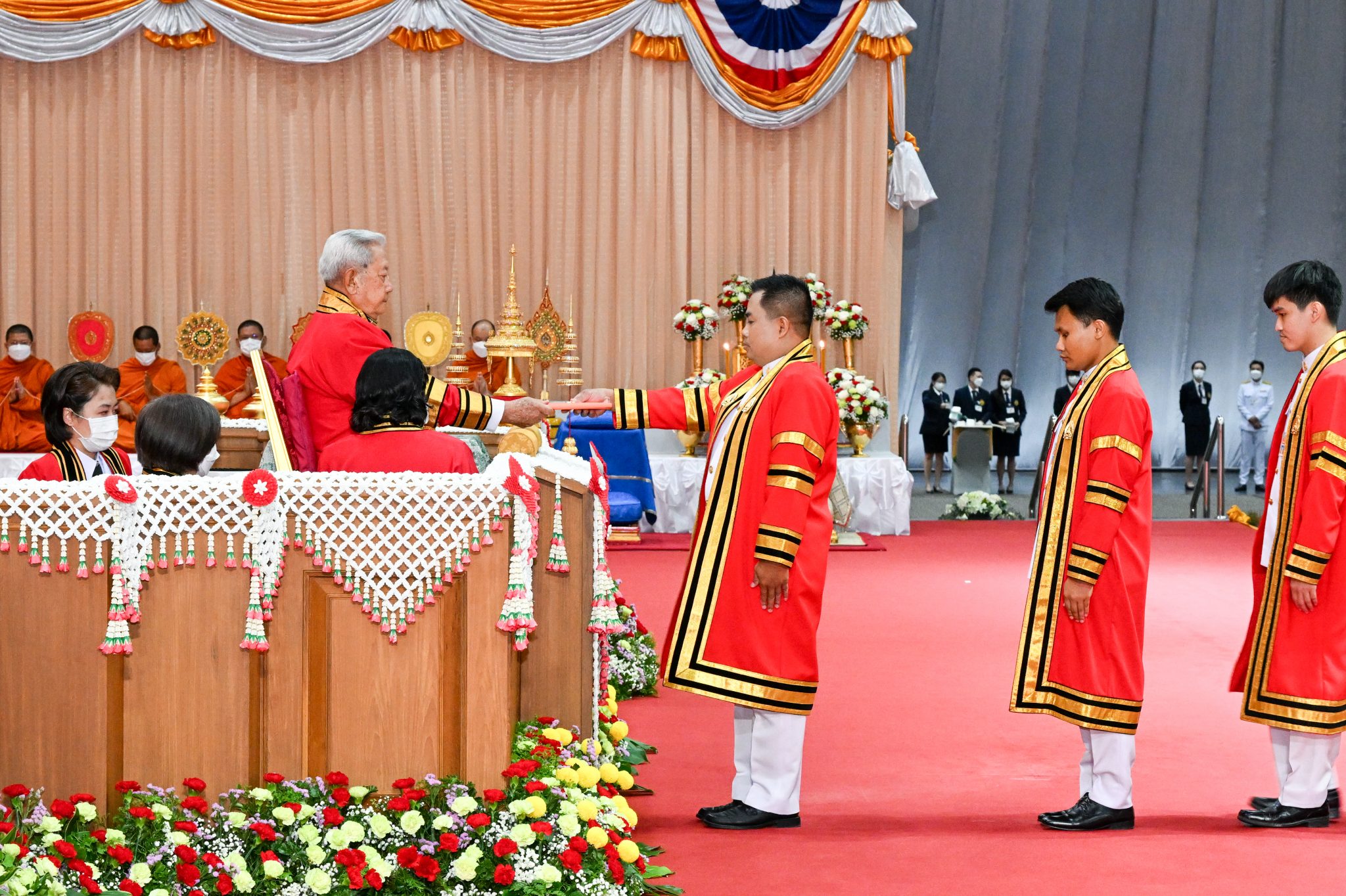 มหาวิทยาลัยเทคโนโลยีพระจอมเกล้าธนบุรี รับพระราชทานปริญญาบัตร ประจำปีการศึกษา 2565 - KMUTT