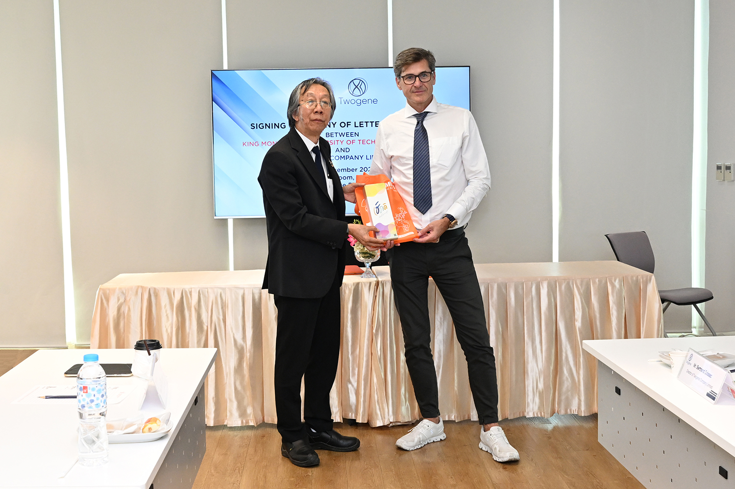 มจธ.ลงนามกับบริษัท Twogene จำกัด เช่าอาคารโรงงานต้นแบบผลิตยาชีววัตถุ ...