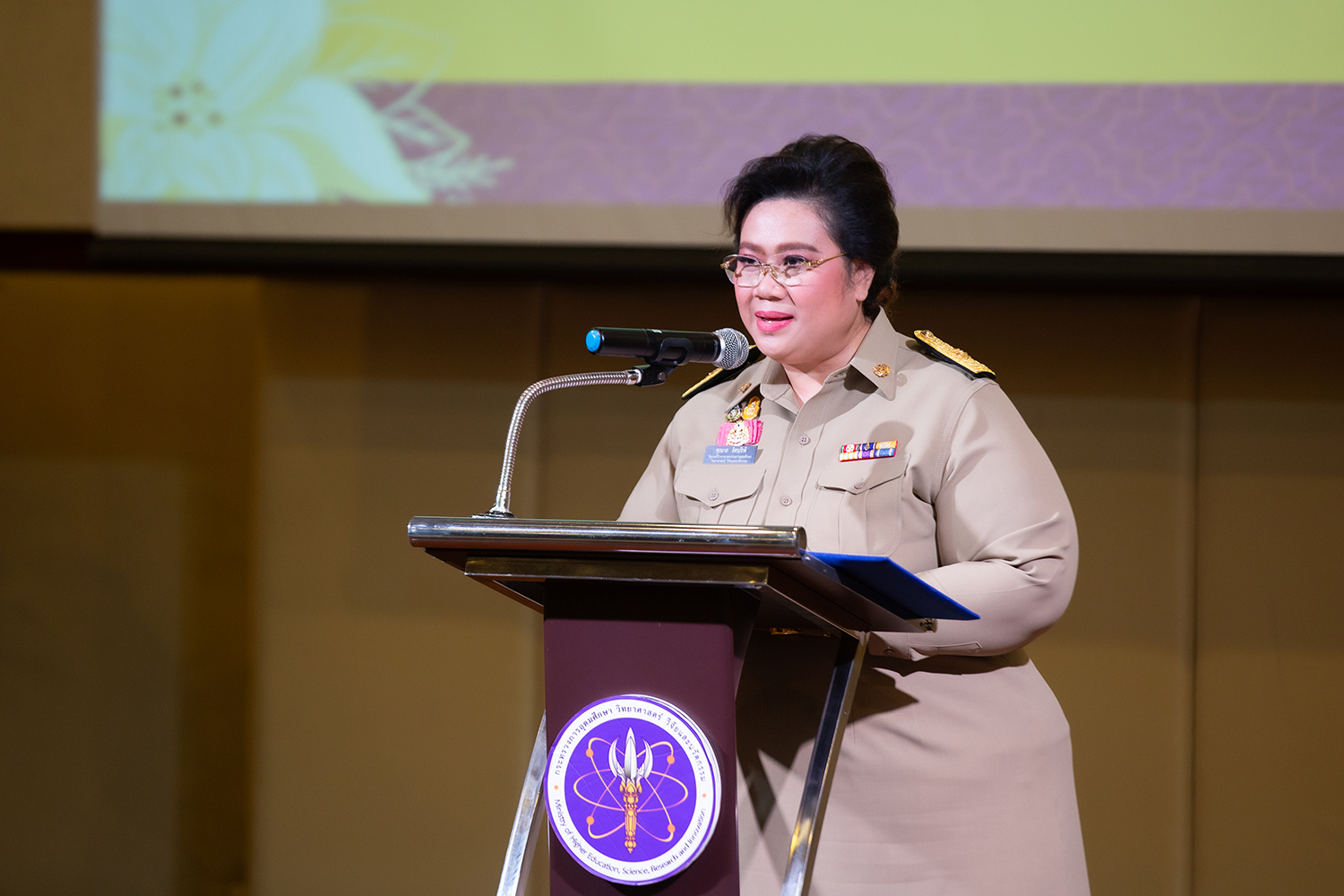 อาจารย์ มจธ. รับมอบเกียรติบัตรและเข็มเชิดชูเกียรติข้าราชการพลเรือนดีเด่น ประจำปี 2566 - KMUTT