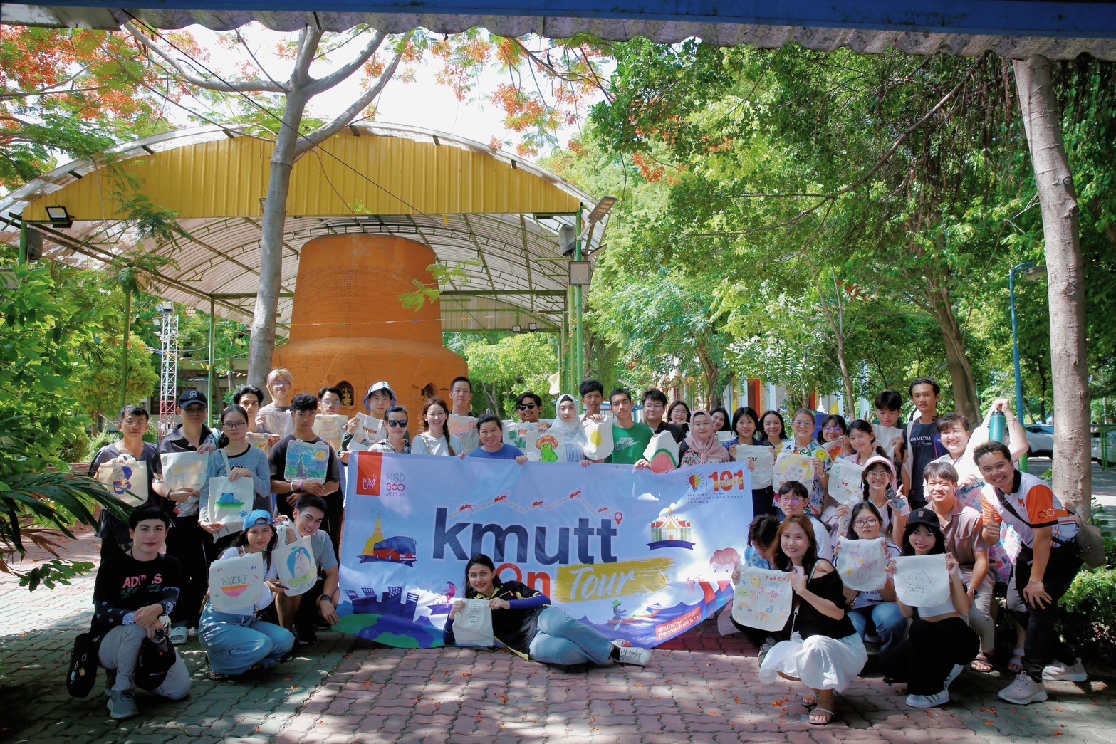 KMUTT on tour Ep. 4 "ปั่นจักรยานรับลม แวะช๊อป ชิม ชิว ตลาดบางน้ำผึ้ง" - KMUTT