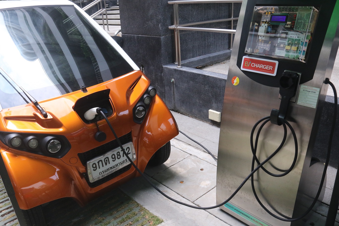 EV Charger, international standard, the work of electrical engineering students at KMUTT. - KMUTT